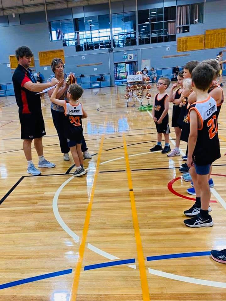 Juniors Home - Deloraine Basketball