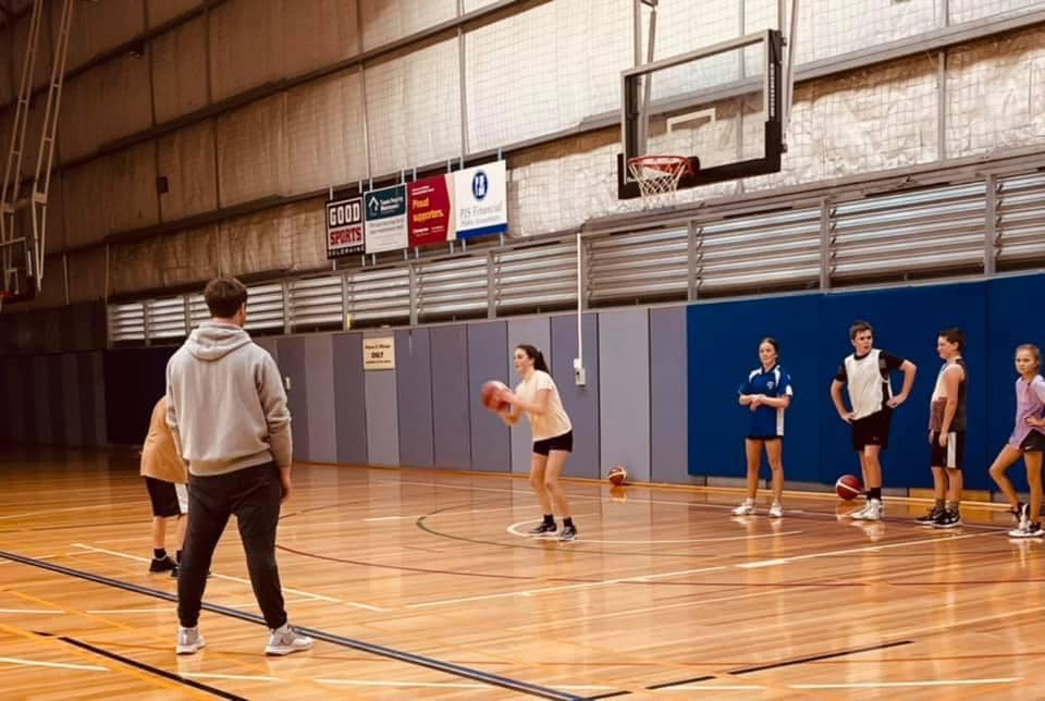 Juniors Home - Deloraine Basketball