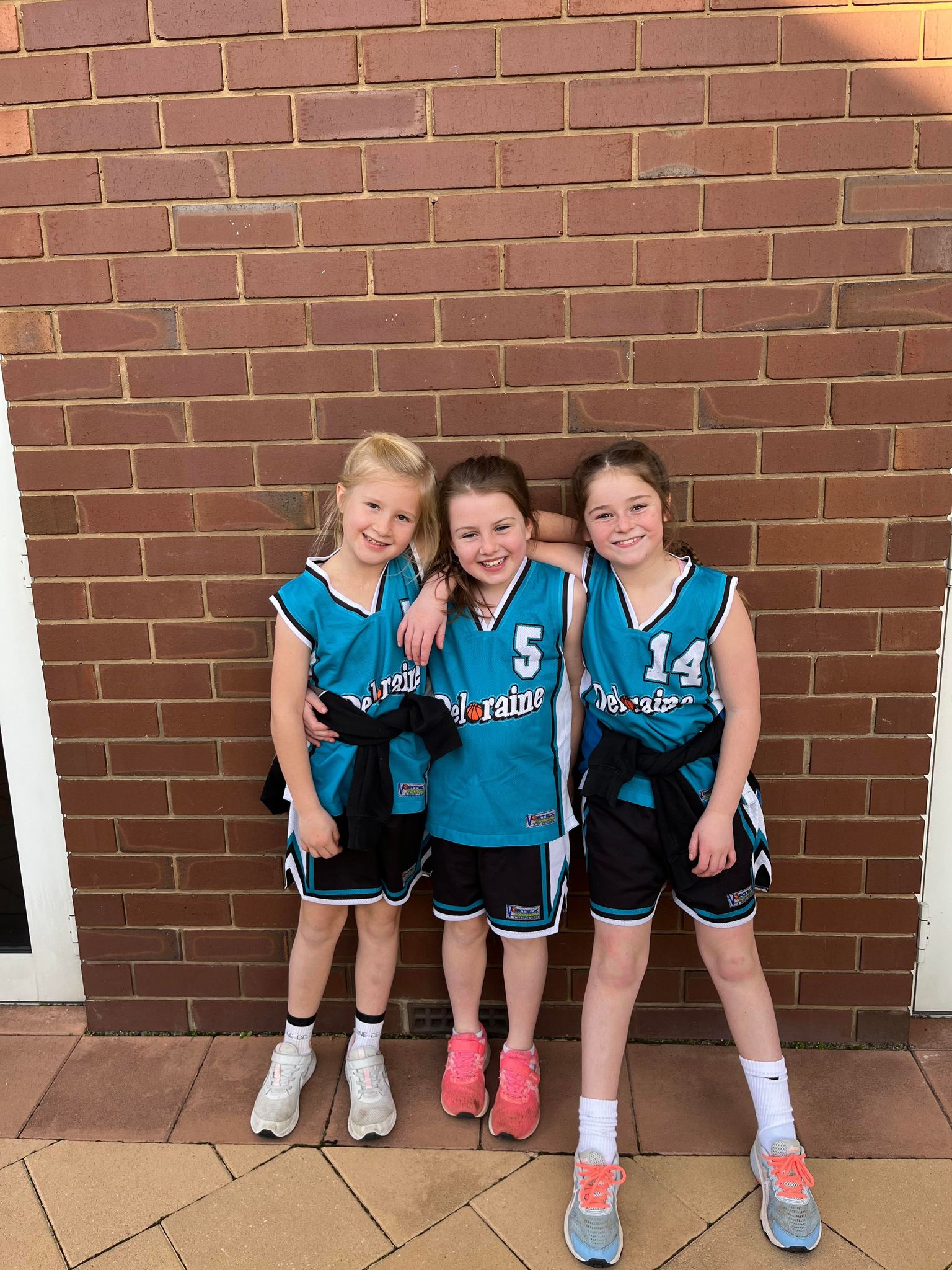 Juniors Home - Deloraine Basketball